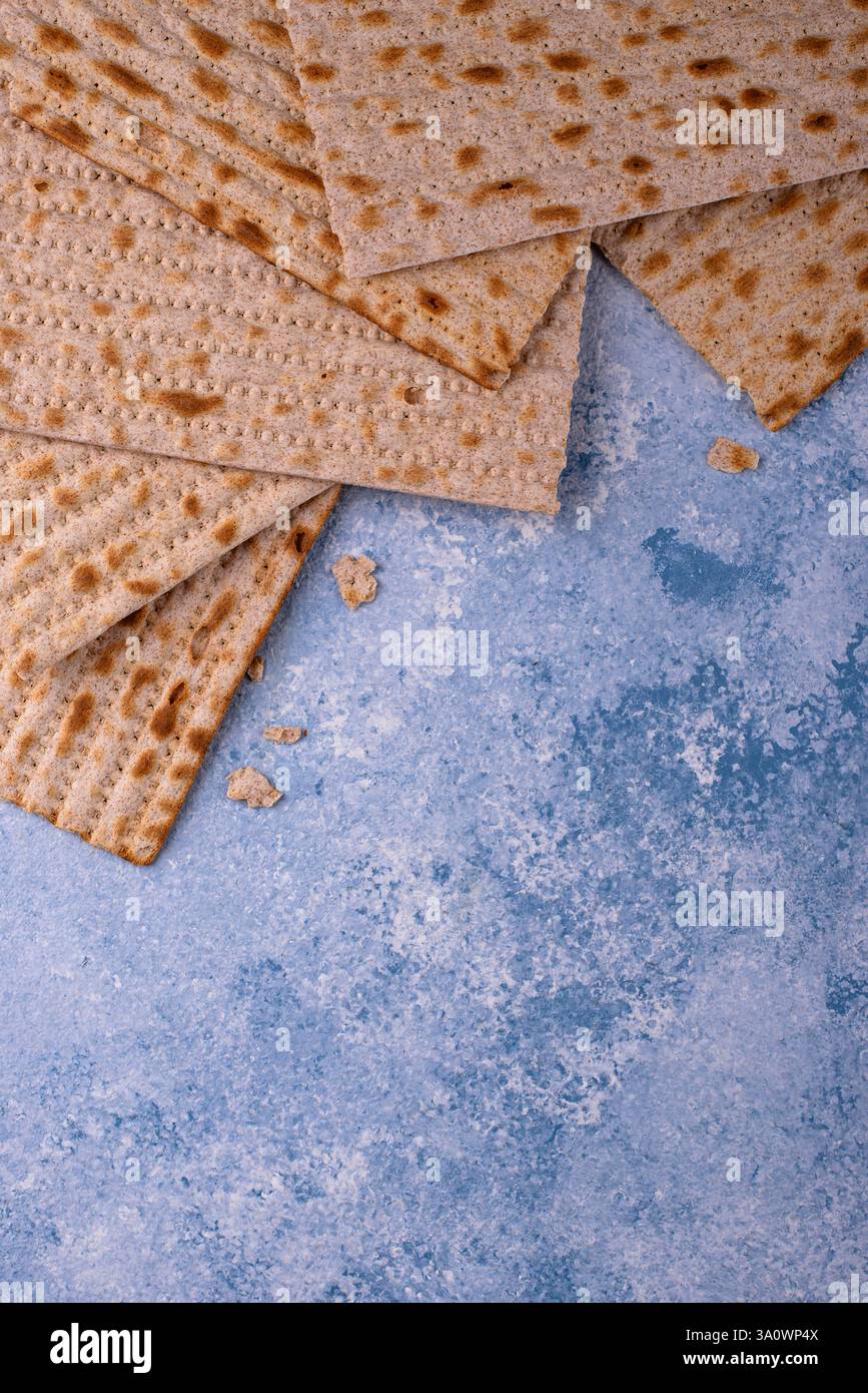 Traditional Jewish bread matzo for Passover Stock Photo - Alamy