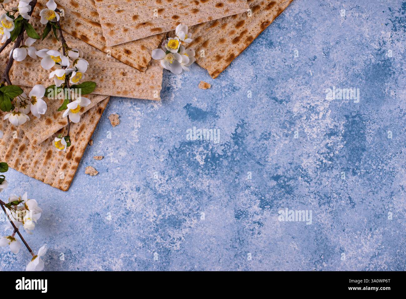Traditional Jewish bread matzo for Passover Stock Photo - Alamy