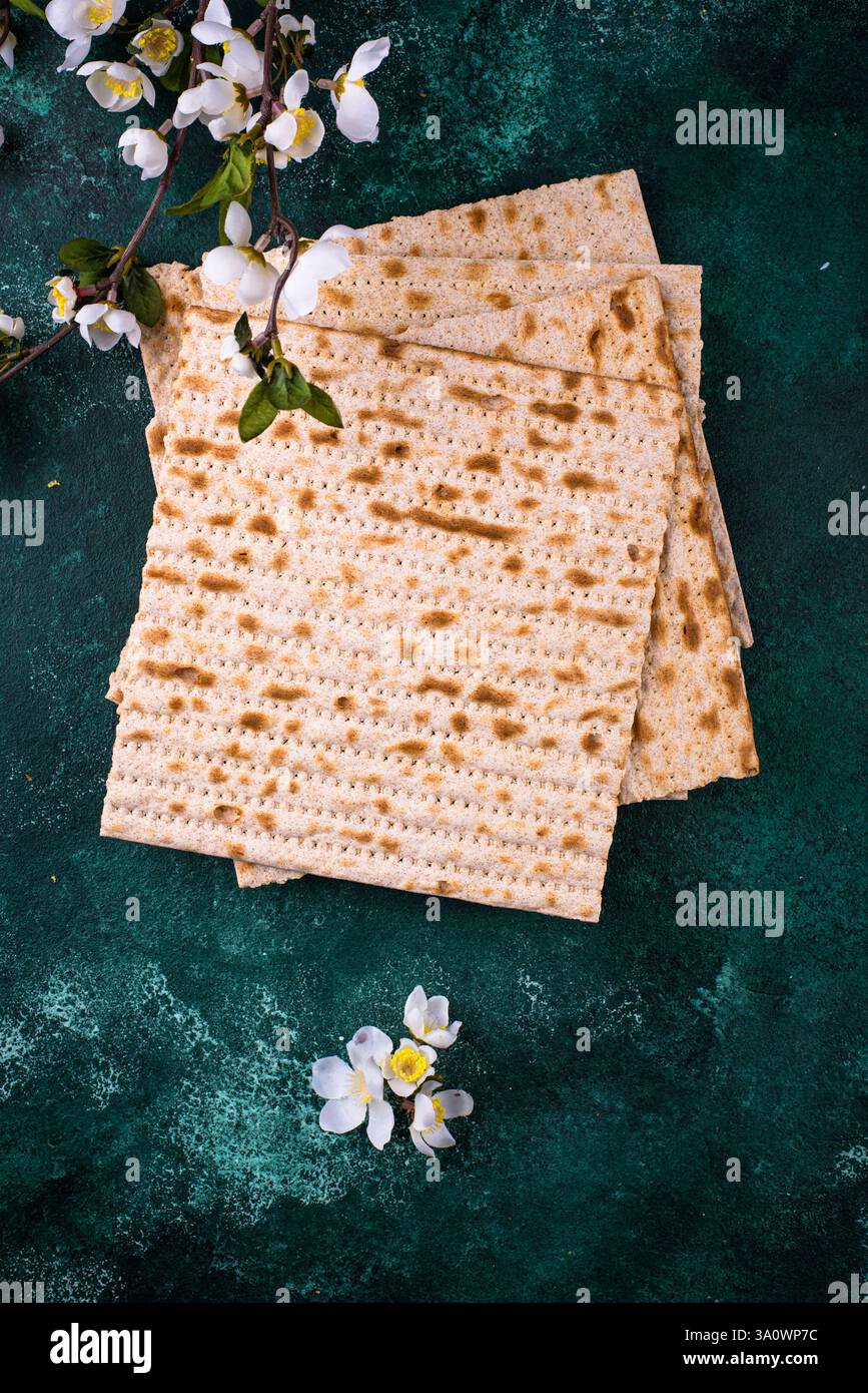 Traditional Jewish bread matzo for Passover Stock Photo - Alamy