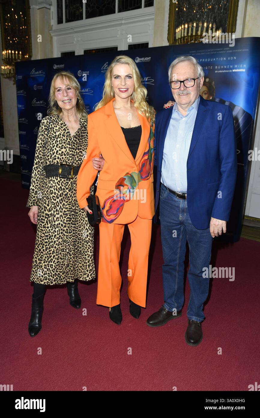 Tanja Buelter mit ihrer Mutter Elke und Vater Alfons bei der Elisabeth ...