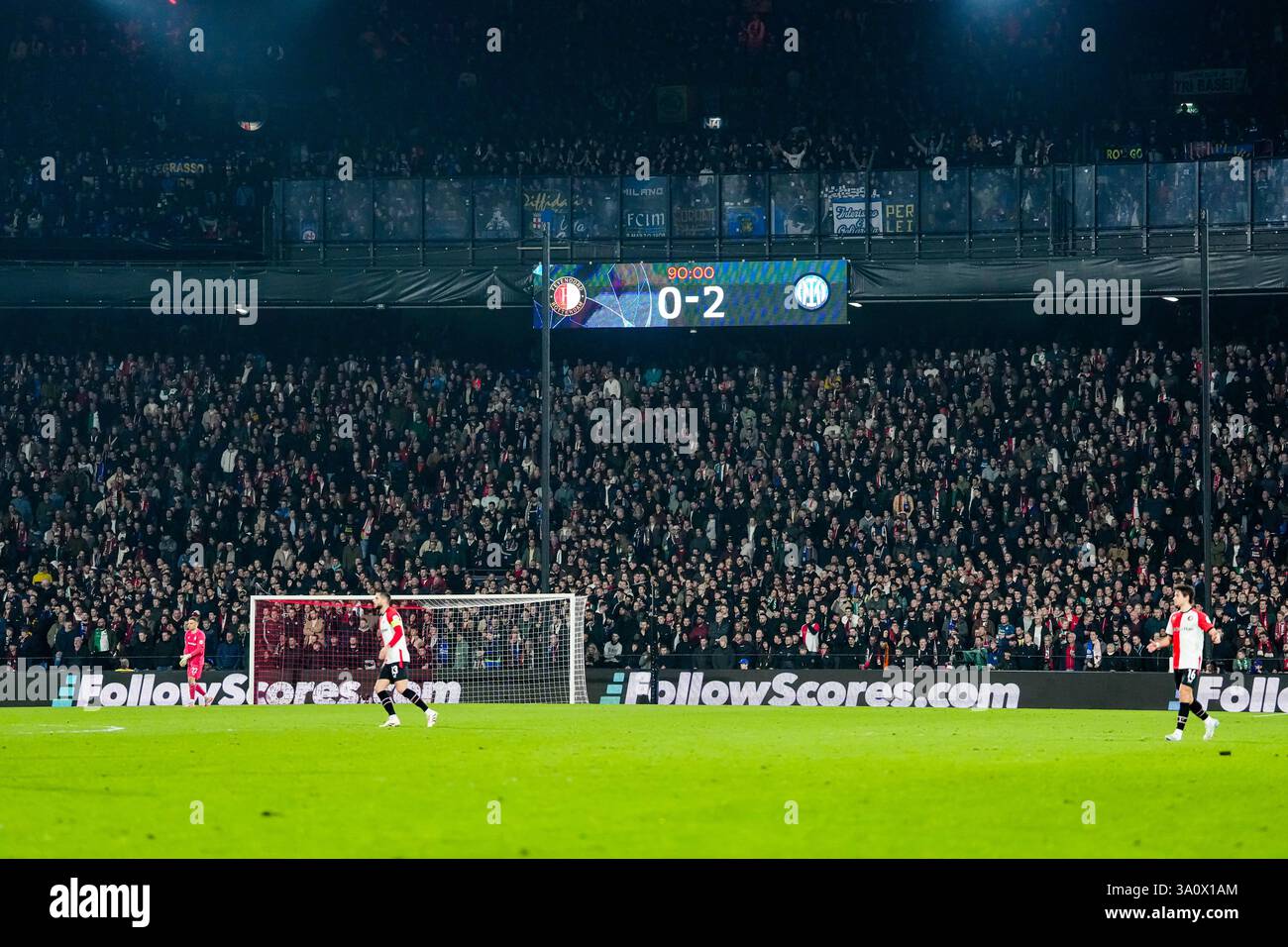 Rotterdam - The score during the 1st leg of the round of 16 of new ...