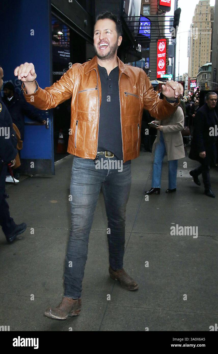 NEW YORK, NY- MARCH 5: Luke Bryan seen at Good Morning America ...