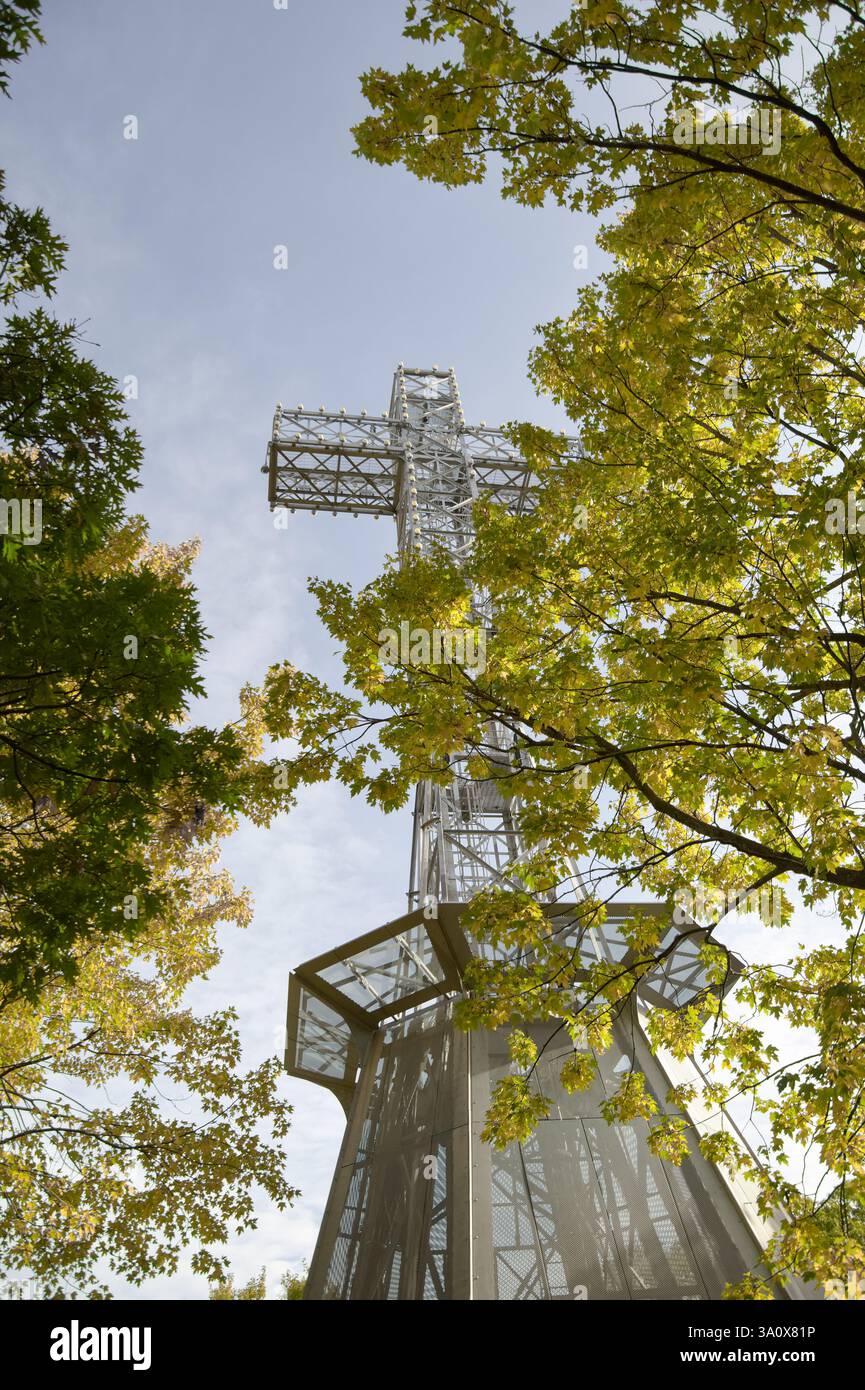 Mount Royal (mont-royal) Cross in the sunshine, Montreal, Canada Stock ...