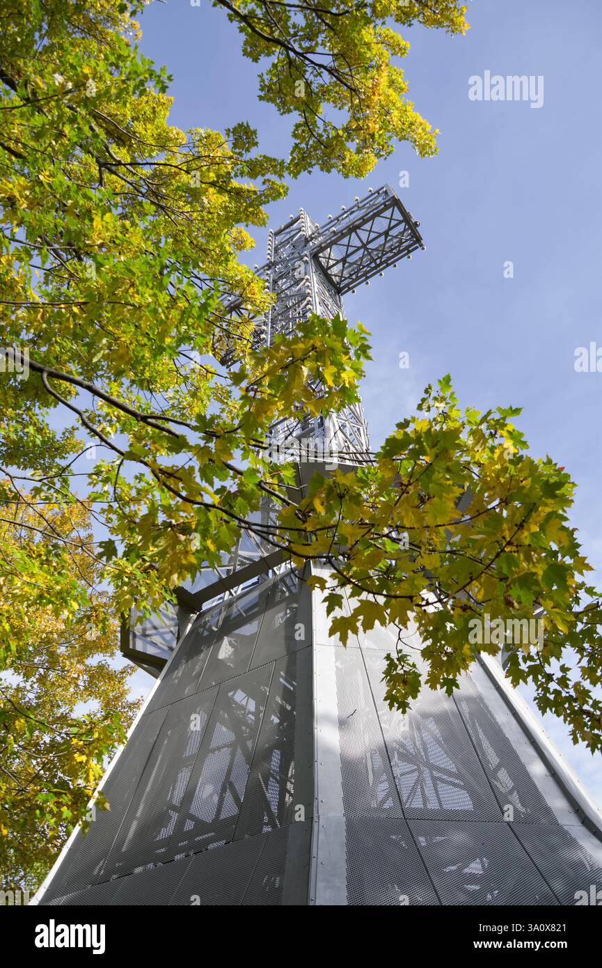 Mount Royal (mont-royal) Cross in the sunshine, Montreal, Canada Stock ...