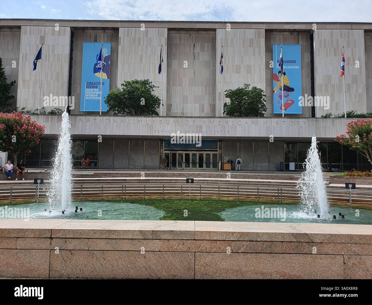 Exterior of the landmark Smithsonian Museum of American History located ...