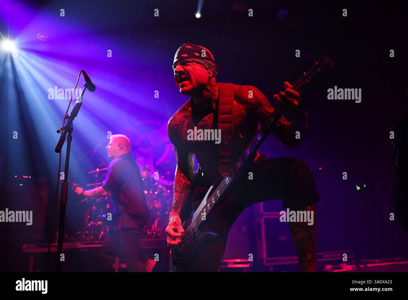 LONDON, ENGLAND - MARCH 04: Evan Seinfeld of ‘Biohazard’ performing at ...