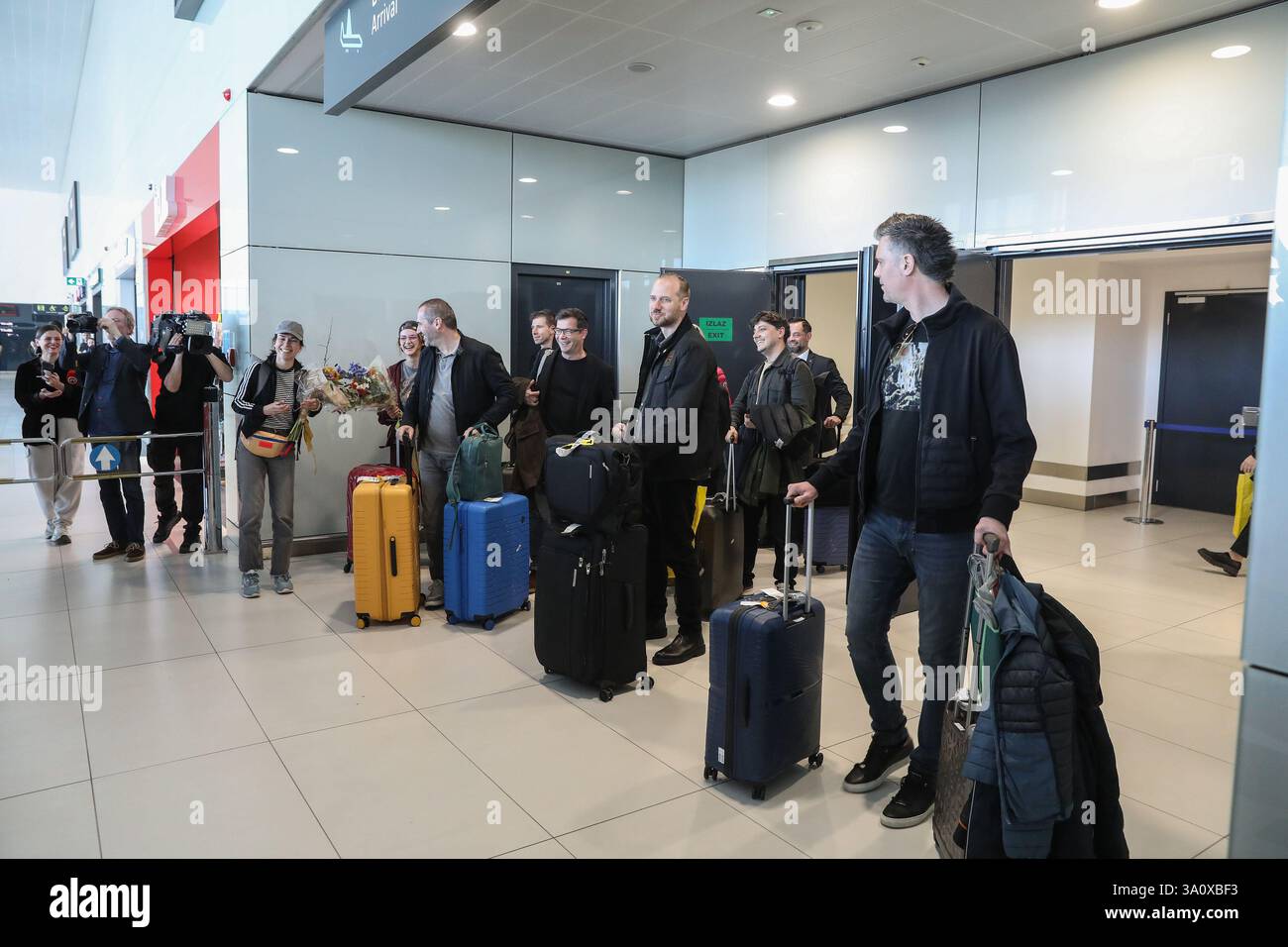 The crew of the film "The Man Who Could Not Remain Silent" returned to ...