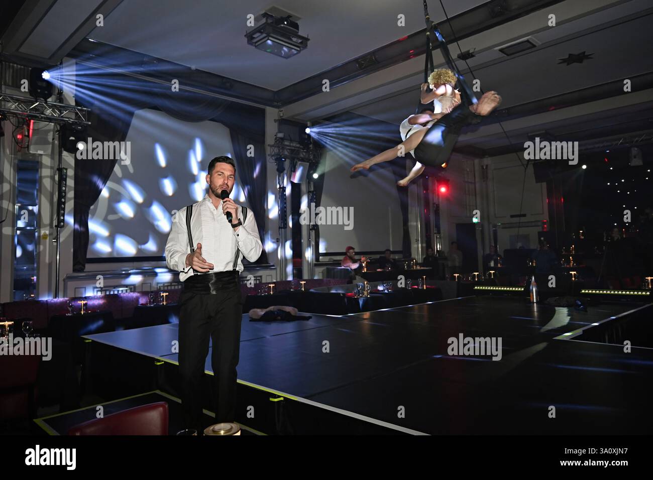 LONDON, ENGLAND - MARCH 5th 2025: Roxie Rocks Chicago at The London ...