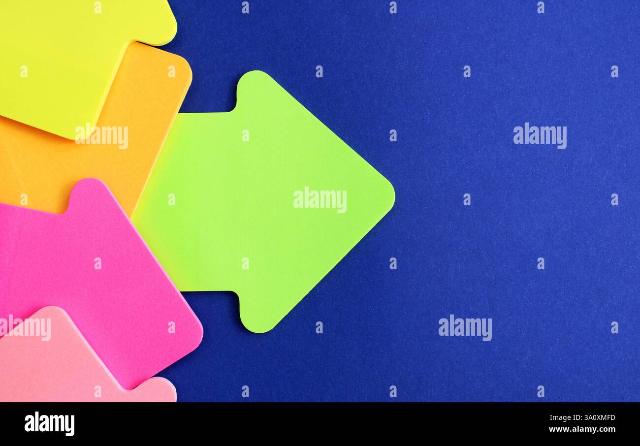 Arrow that stands out from the rest and marks a well-defined route ...