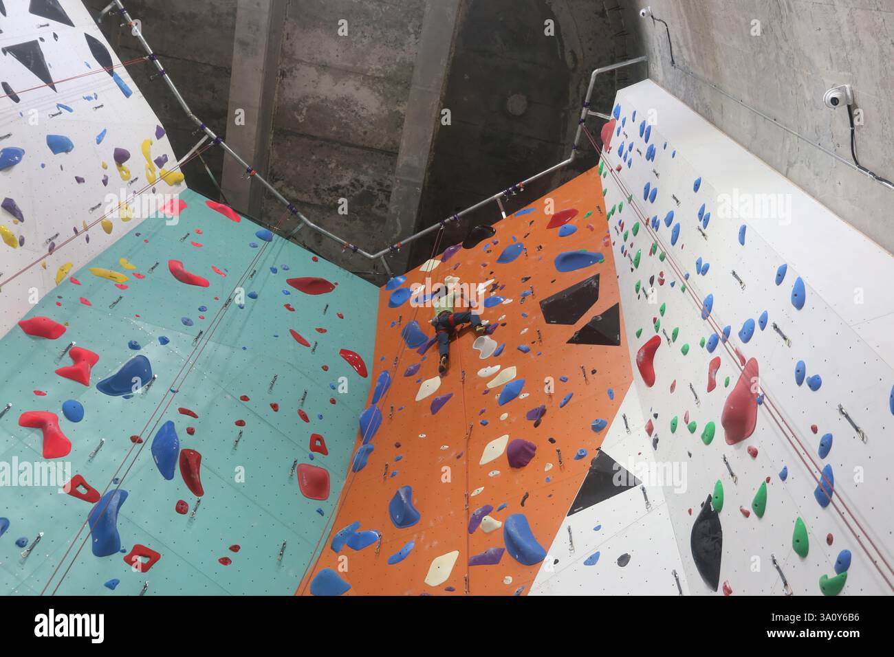 SHANGHAI, CHINA - MARCH 5, 2025 - Extreme sports enthusiasts climb at a ...
