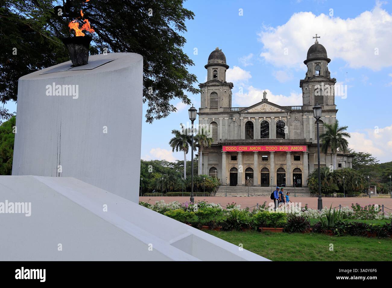 Old Cathedral of Managua with Mausoleums of FSLN founders or Tomb of ...