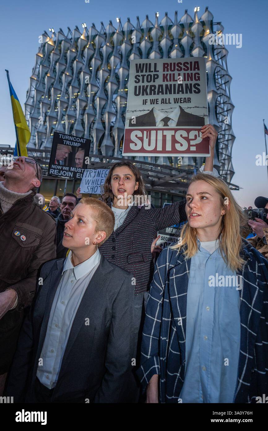 London, UK. 05th Mar, 2025. A protester holds a placard during the ...