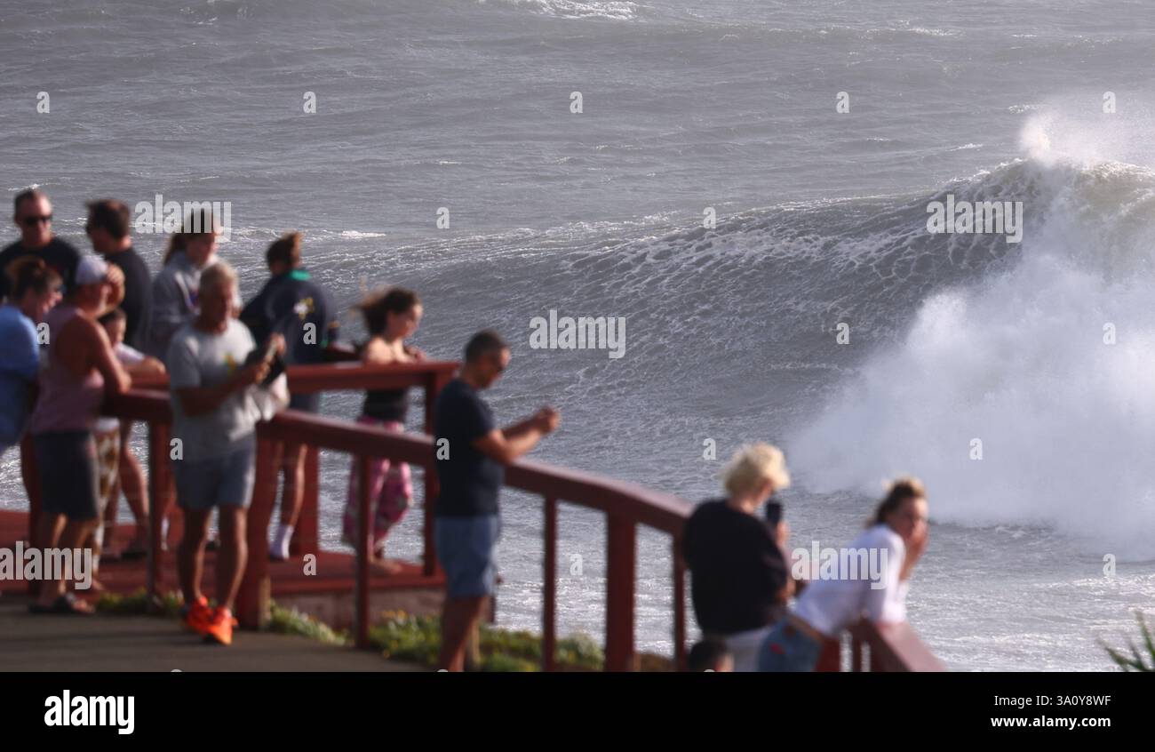 Gold Coast, Australia. 05th Mar, 2025. Big Seas from Tropical cyclone ...