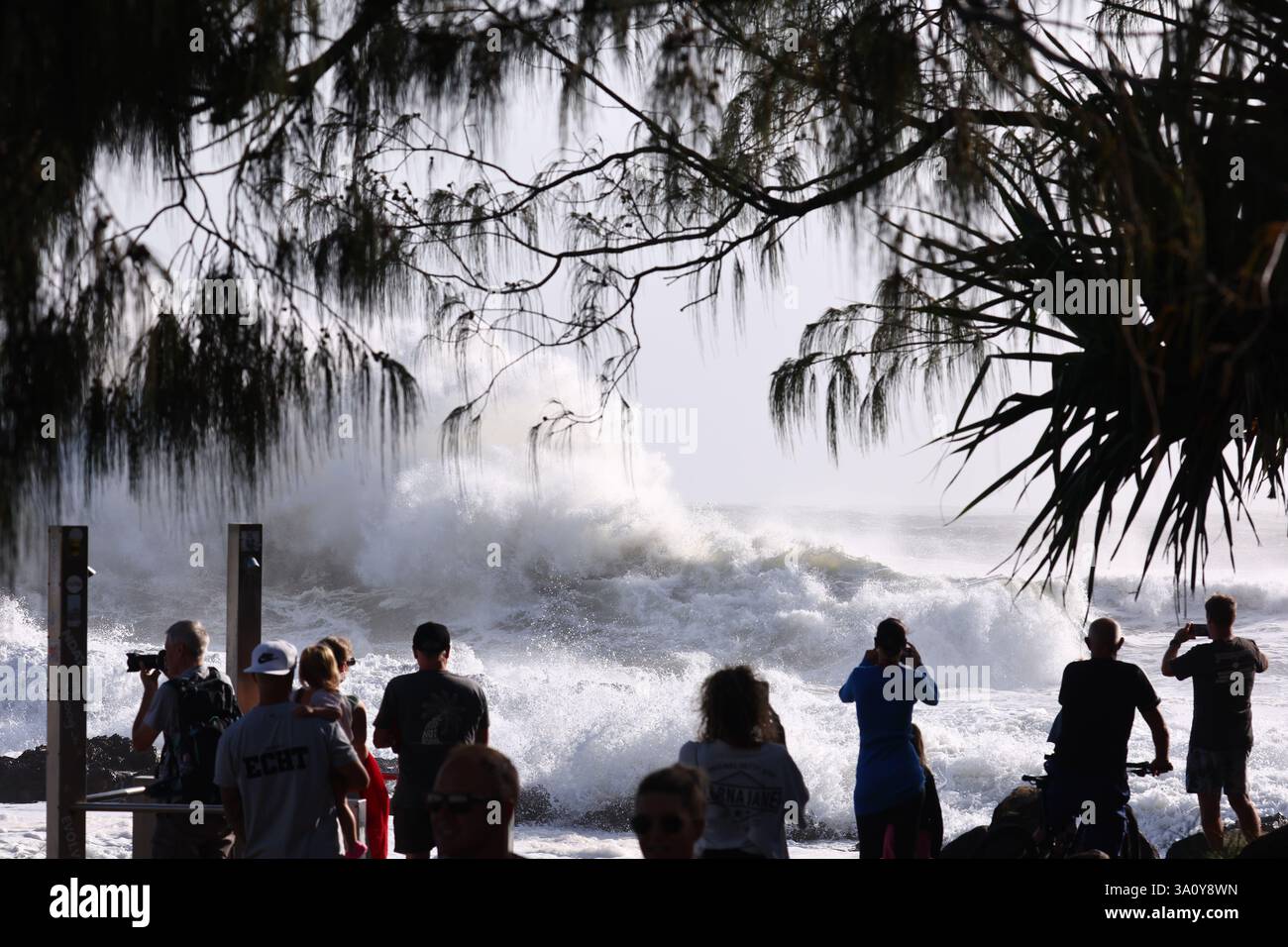 Gold Coast, Australia. 05th Mar, 2025. Big Seas from Tropical cyclone ...