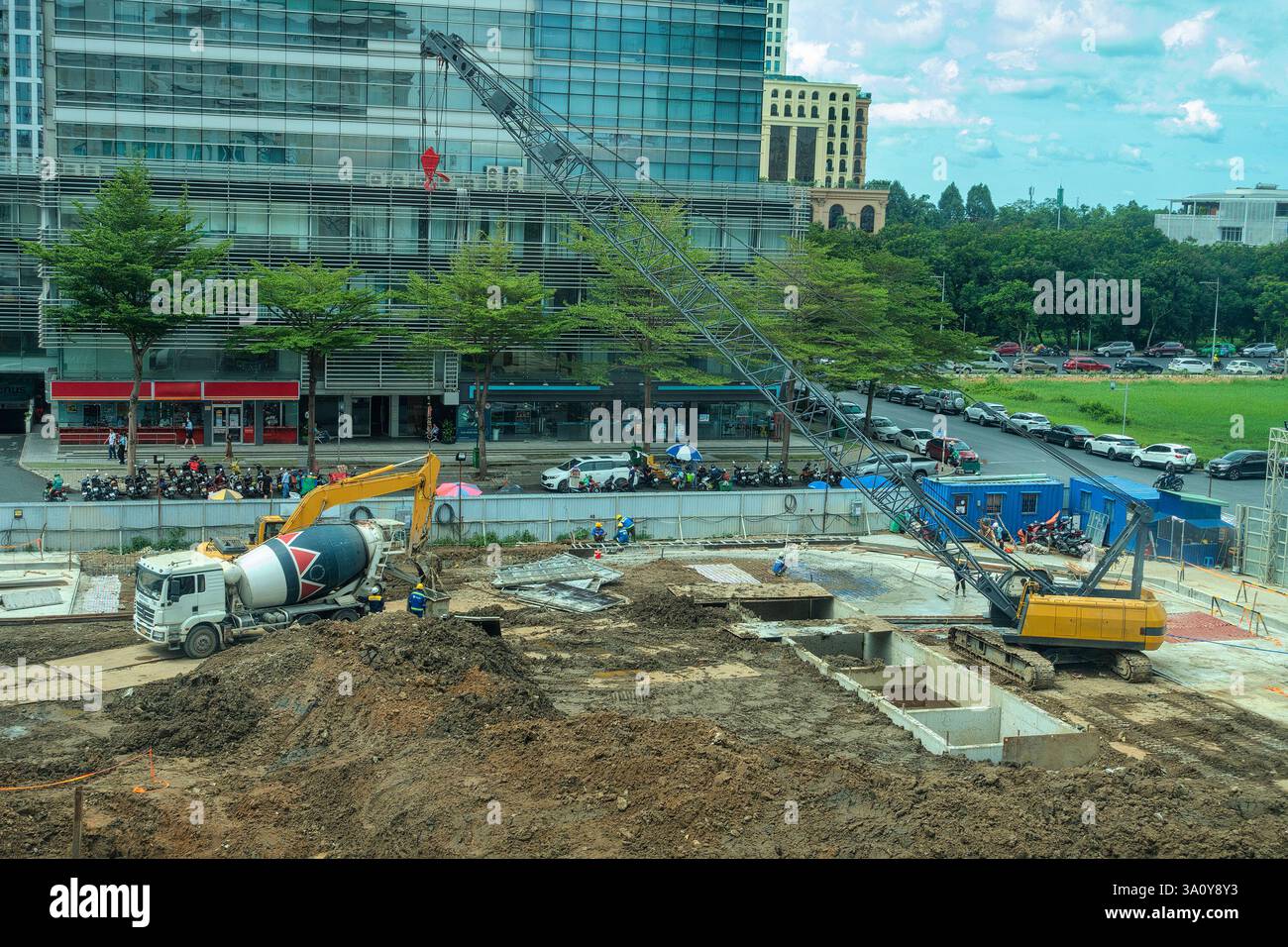 A project under construction in Ho Chi Minh City, Vietnam Stock Photo ...