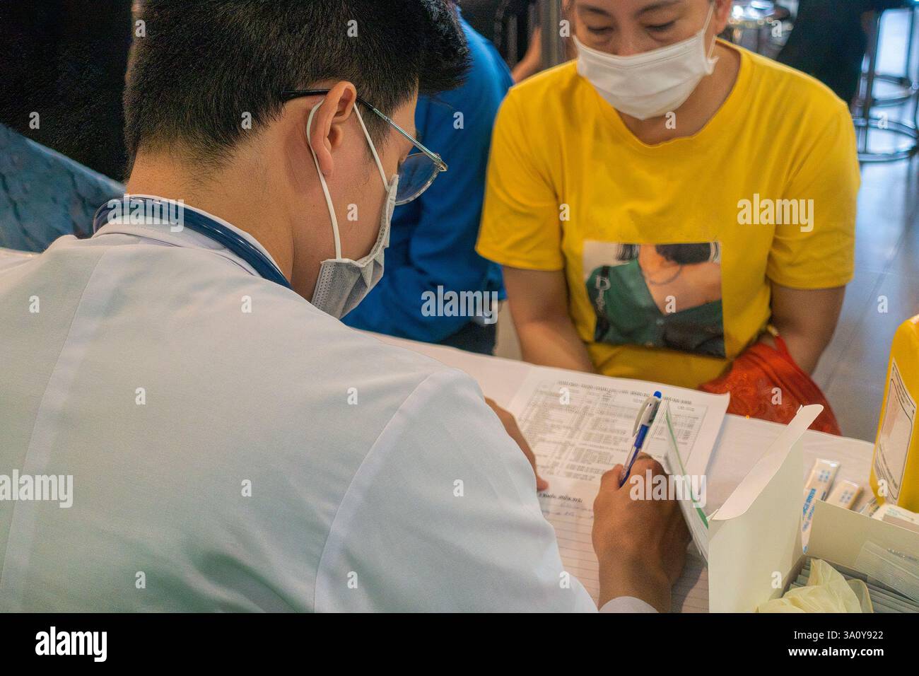 Examination community hi-res stock photography and images - Alamy