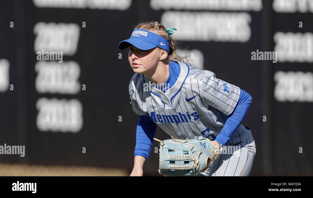 Memphis's Neely Taylor (6) defends in right field during an NCAA ...
