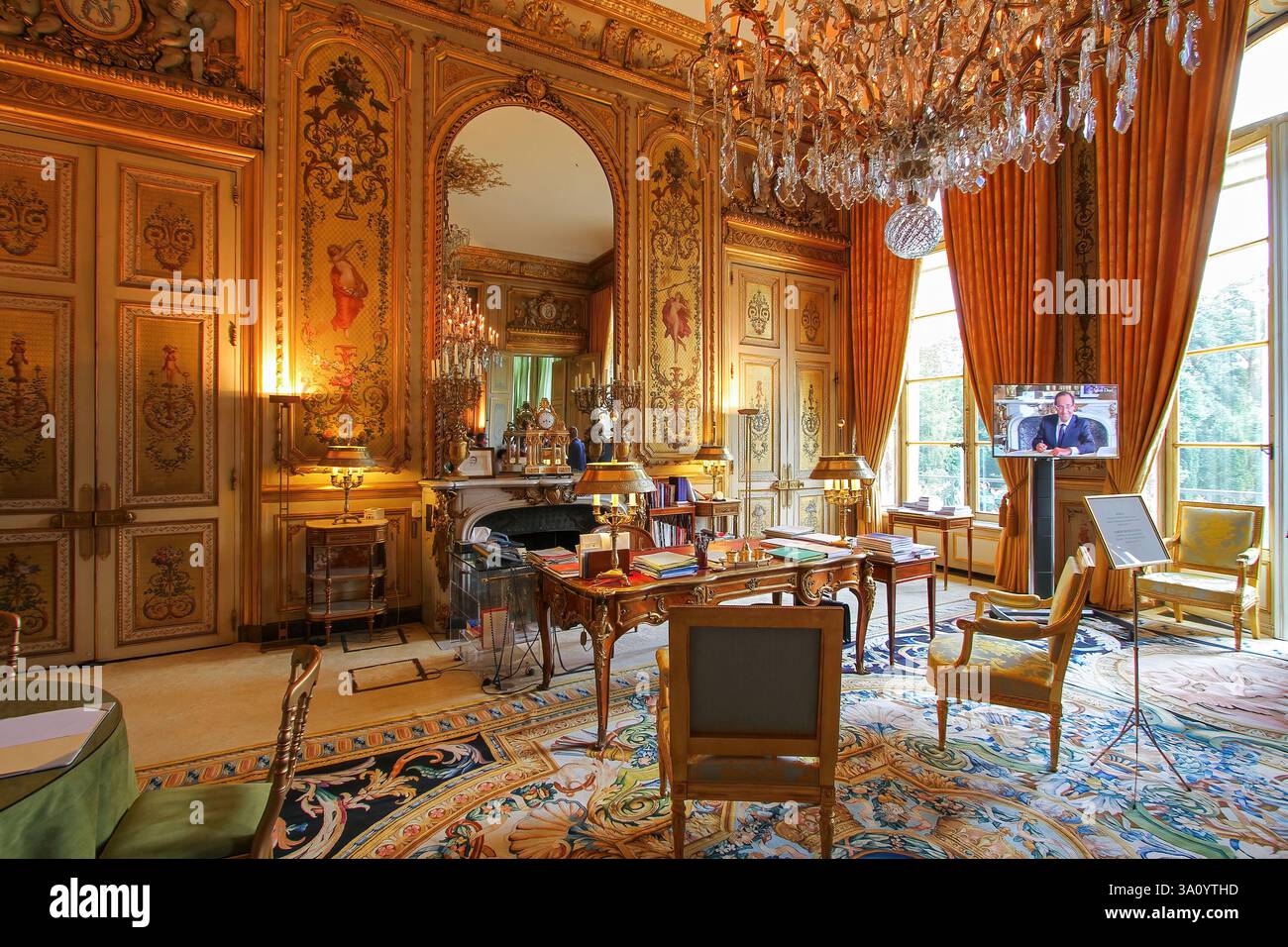 Salon dore hi-res stock photography and images - Alamy
