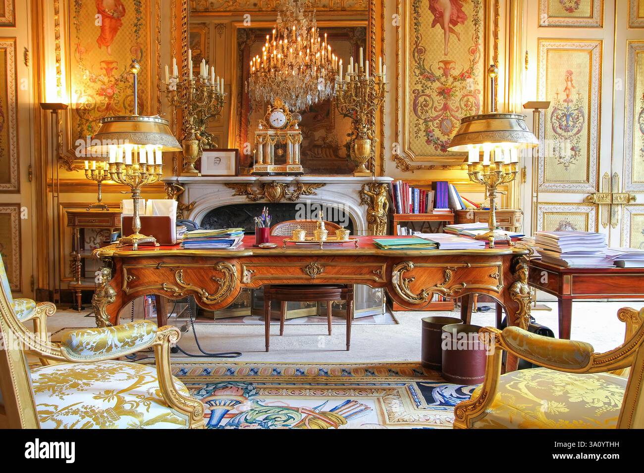 Salon dore hi-res stock photography and images - Alamy