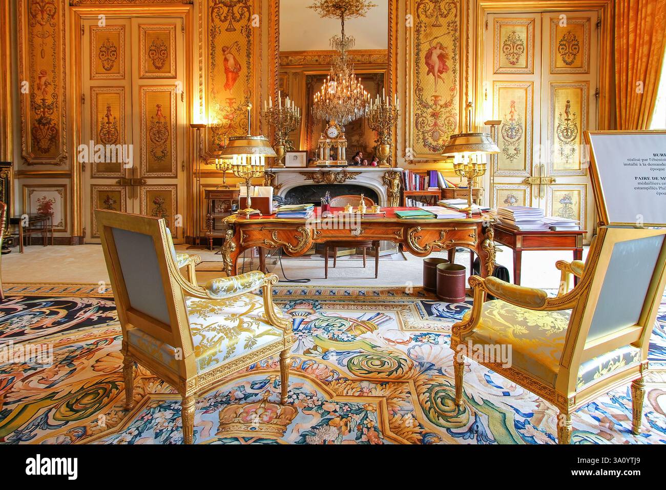 Salon dore hi-res stock photography and images - Alamy