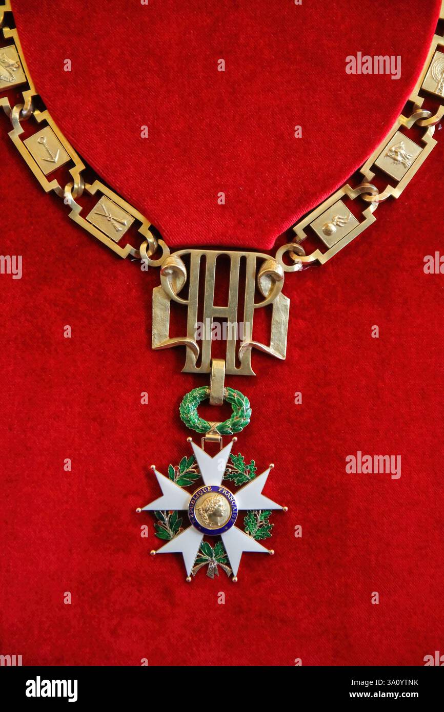 Palace of legion dhonneur hi-res stock photography and images - Alamy