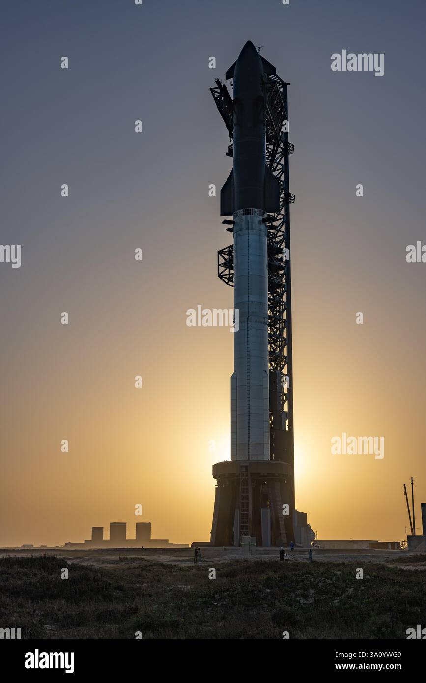Starbase, USA. 05th Mar, 2025. Sunset from the dunes and night time ...