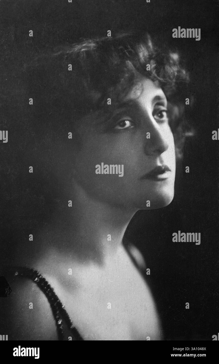 Italian Actress Lyda Borelli In A Silent Movie Scene Italy 1910s Stock