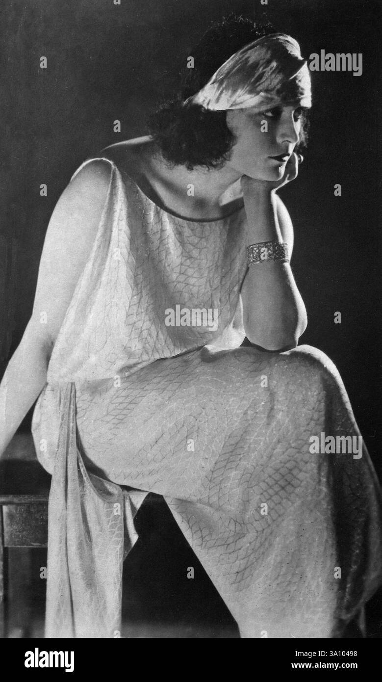Movie 1920s Black and White Stock Photos & Images - Alamy