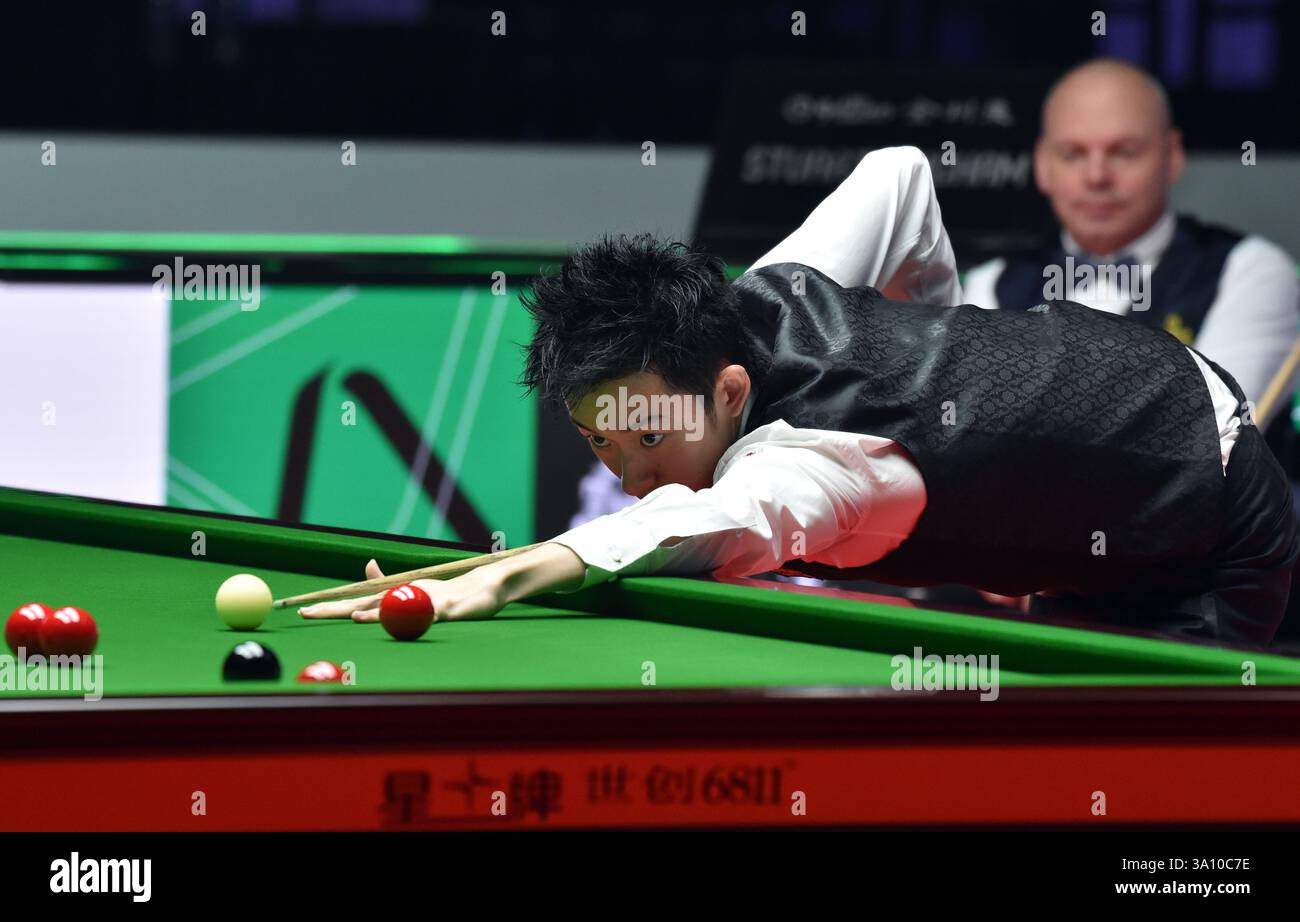 Hong Kong, China. 6th Mar, 2025. Wu Yize competes during the round of ...
