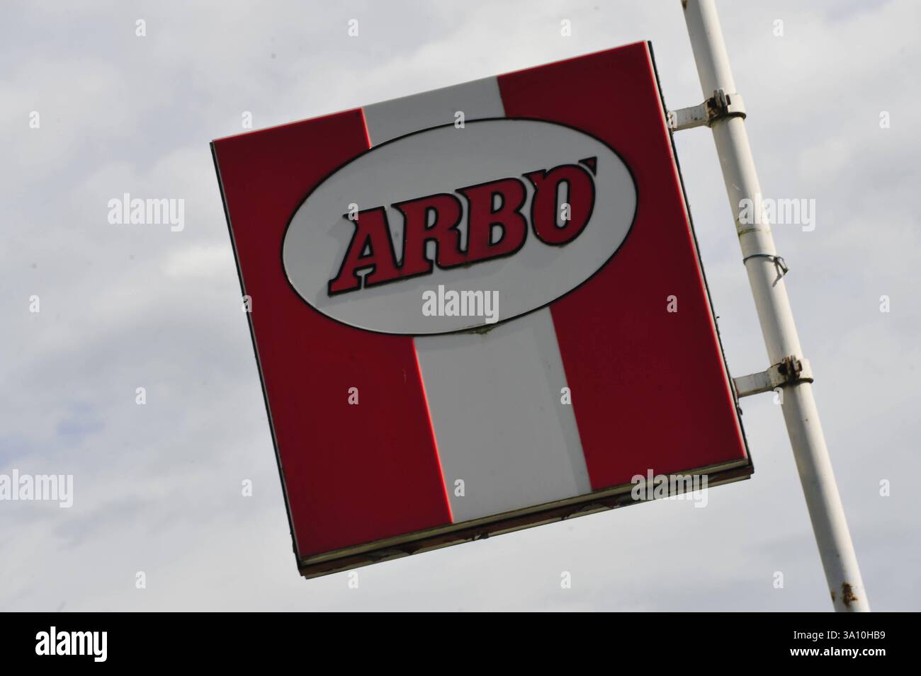 the ARBÖ drivers club logo, representation of interests and breakdown ...