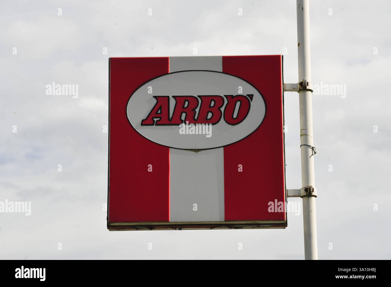 the ARBÖ drivers club logo, representation of interests and breakdown ...