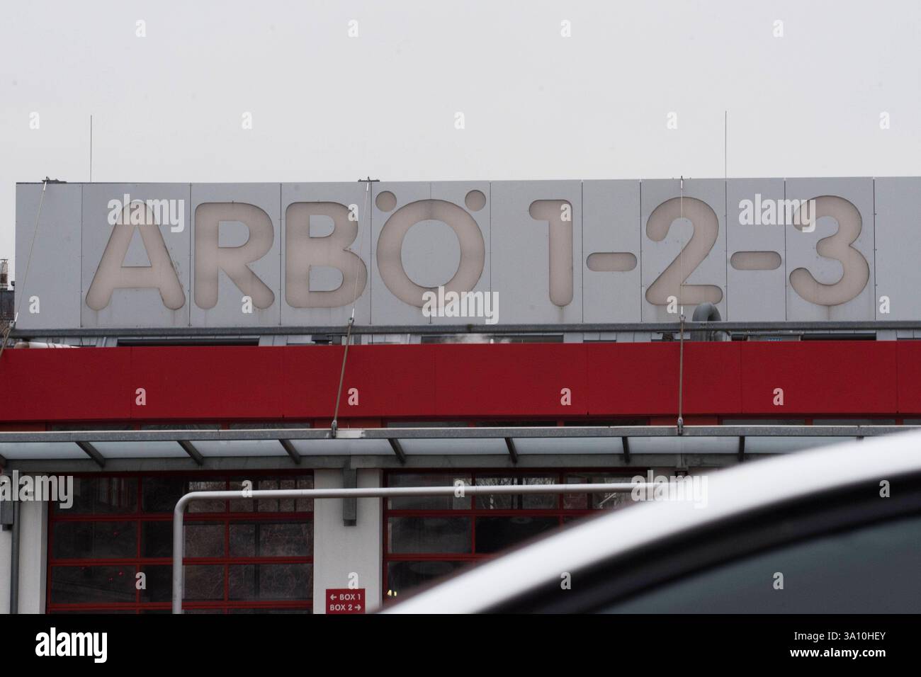 the ARBÖ drivers club logo, representation of interests and breakdown ...