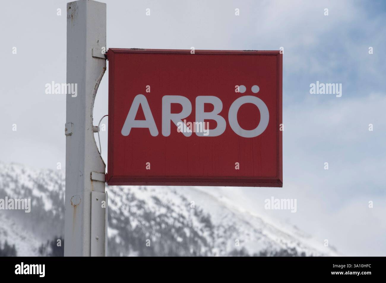 the ARBÖ drivers club logo, representation of interests and breakdown ...