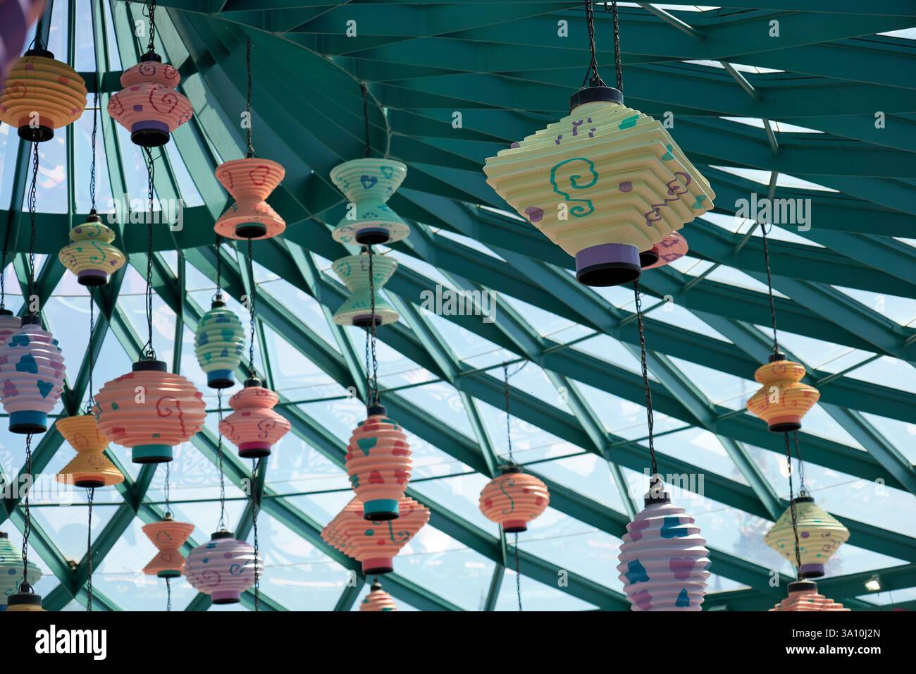 The mad hatter's tea cups in an amusement park ride Stock Photo - Alamy