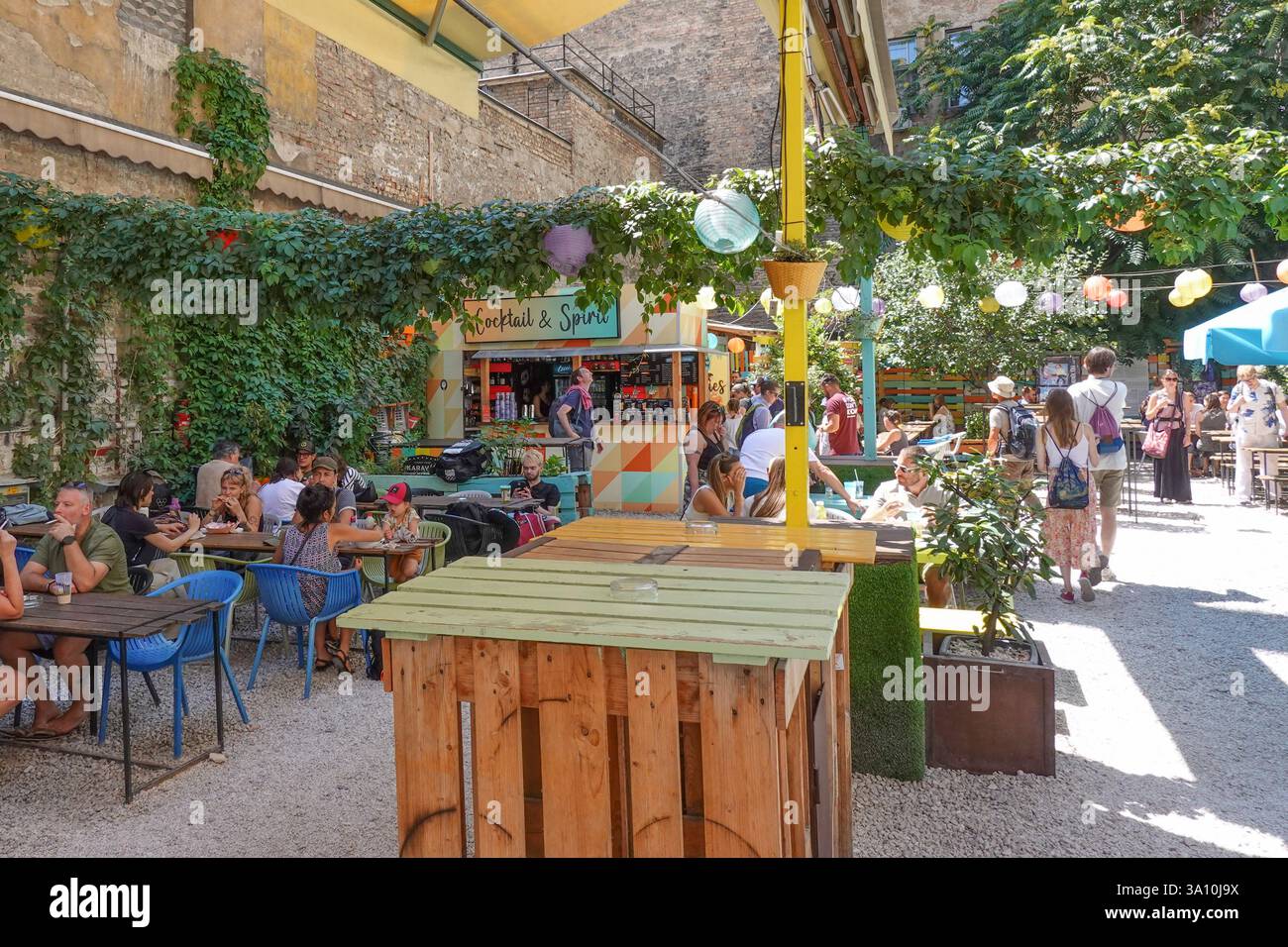 Hungary, Budapest, the Karavan is Hungary's first and most succesful ...