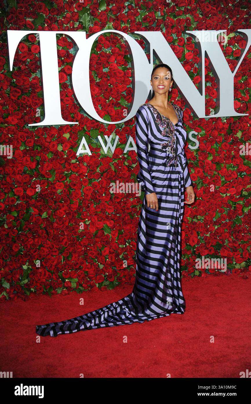 Renee Elise Goldsberry arriving at the 70th Annual Tony Awards at The ...