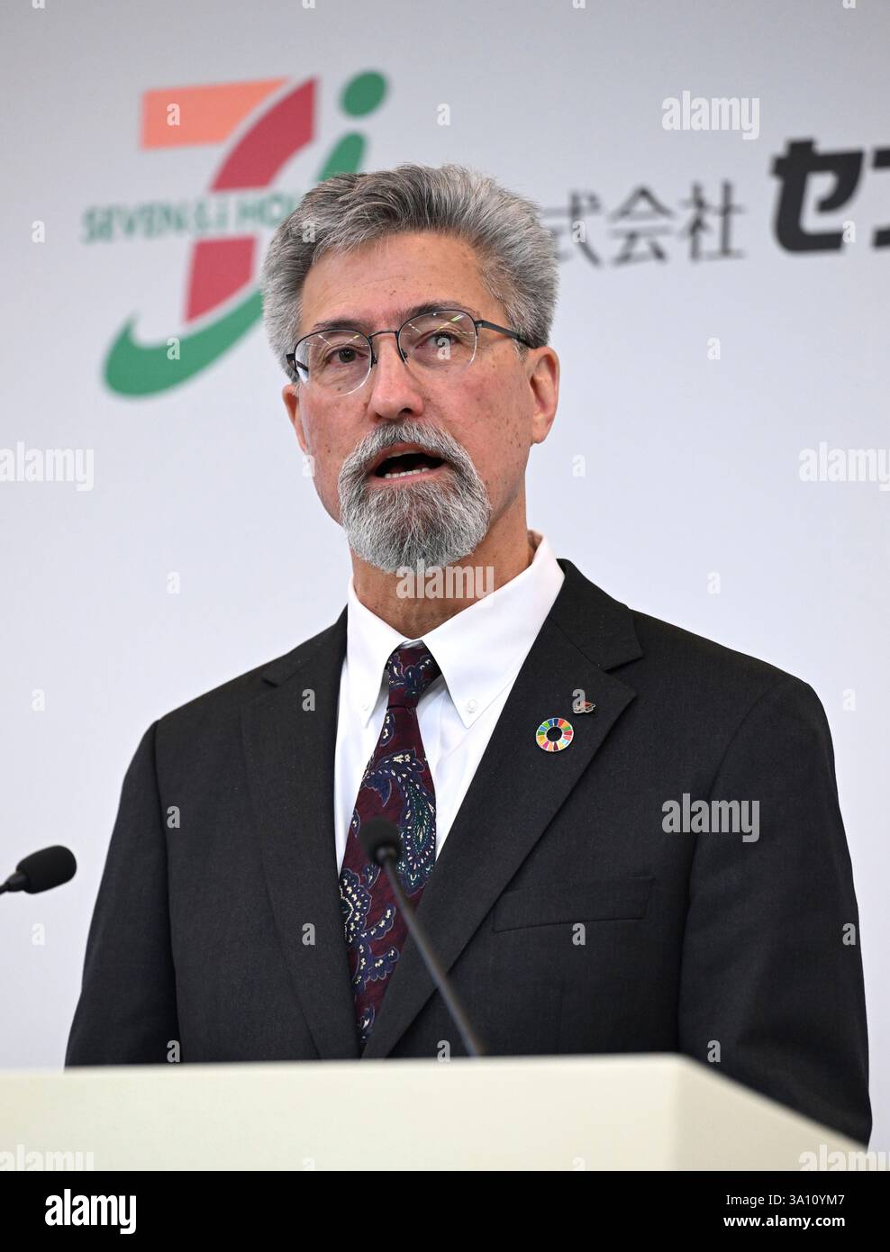 Steven Hayes Dacus, who will become the new president of Seven & i ...