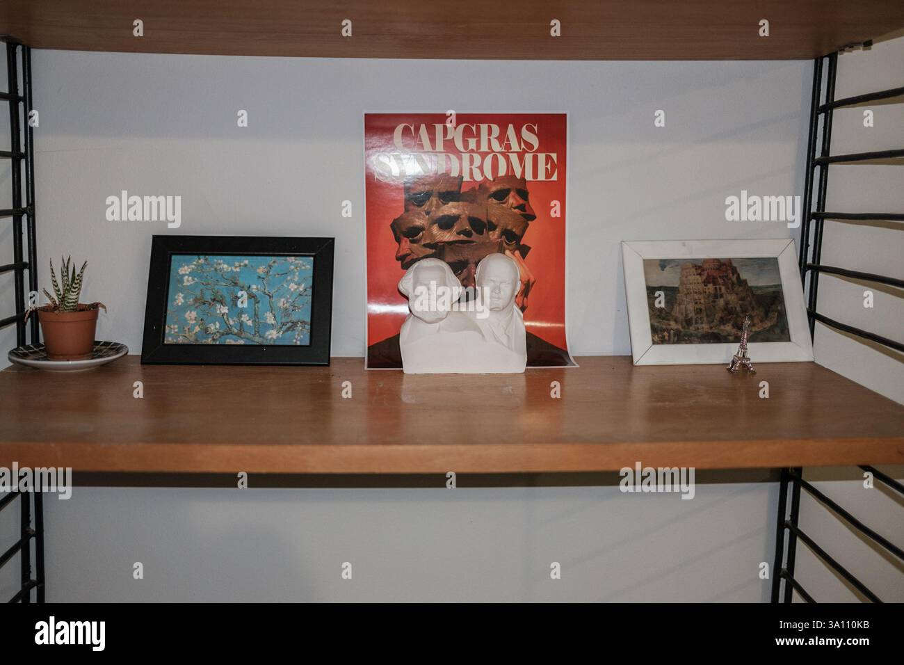 Izmir, Turkey. 05th Mar, 2025. A statuette of Vladimir Ilyic Lenin and ...