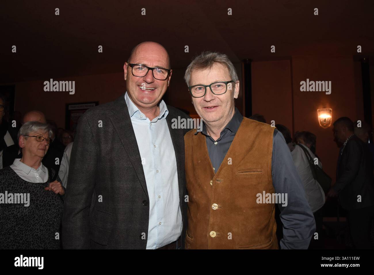 Darsteller Martin Rassau Schauspieler Volker Heissmann Schauspieler ...