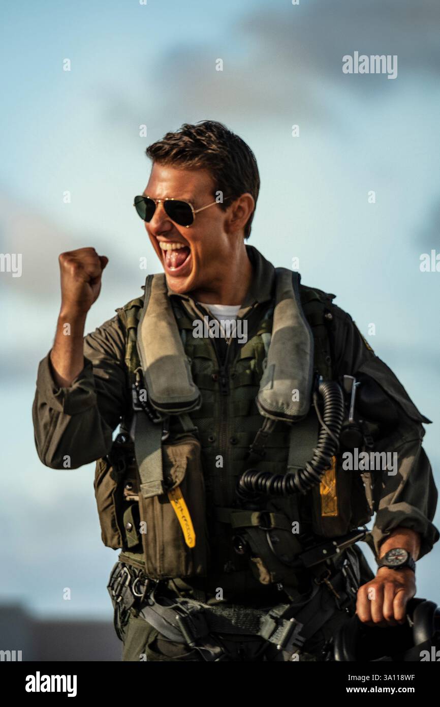Tom cruise top gun maverick (2022) hi-res stock photography and images ...
