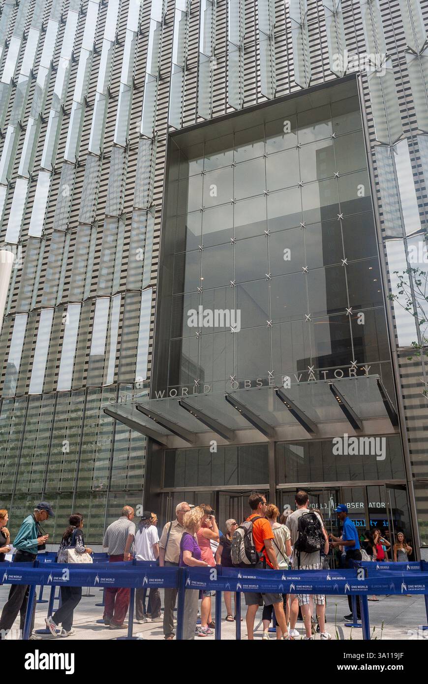 Large group of people outside of a building hi-res stock photography ...