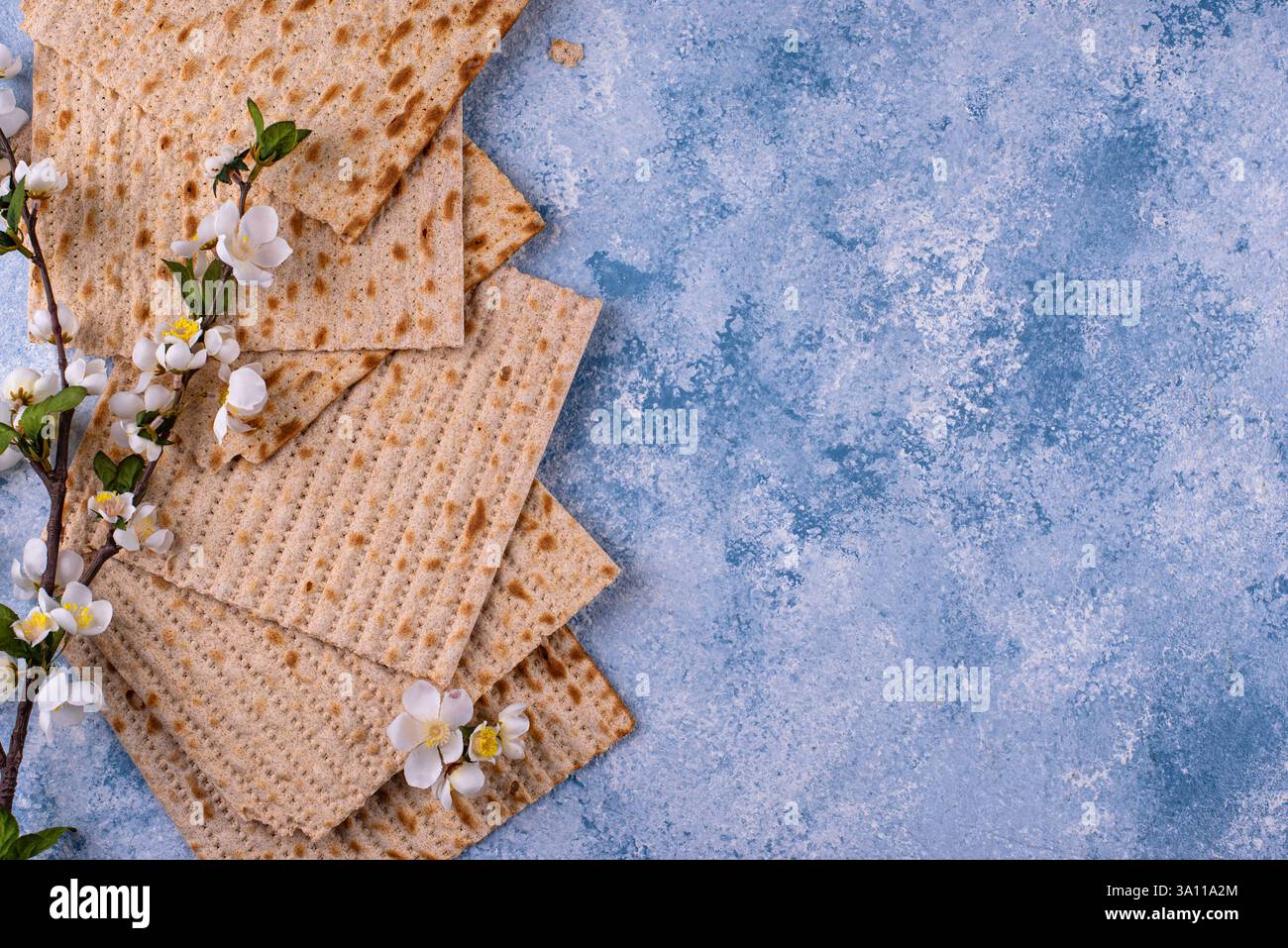 Traditional Jewish bread matzo for Passover Stock Photo - Alamy