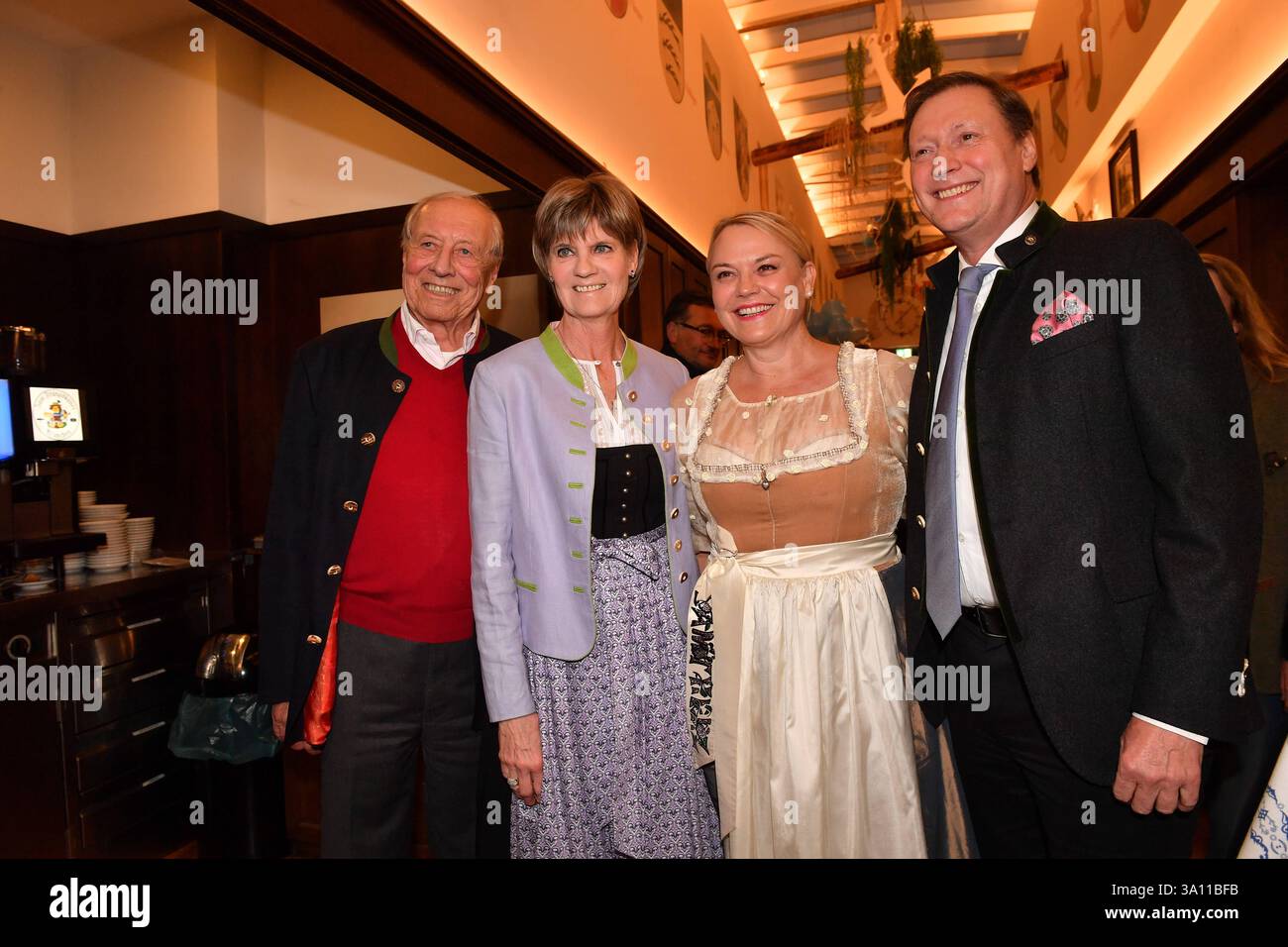 Edit Reinhold mit Ehefrau Petra / Fisch /Aschermittwoch / Fischessen ...