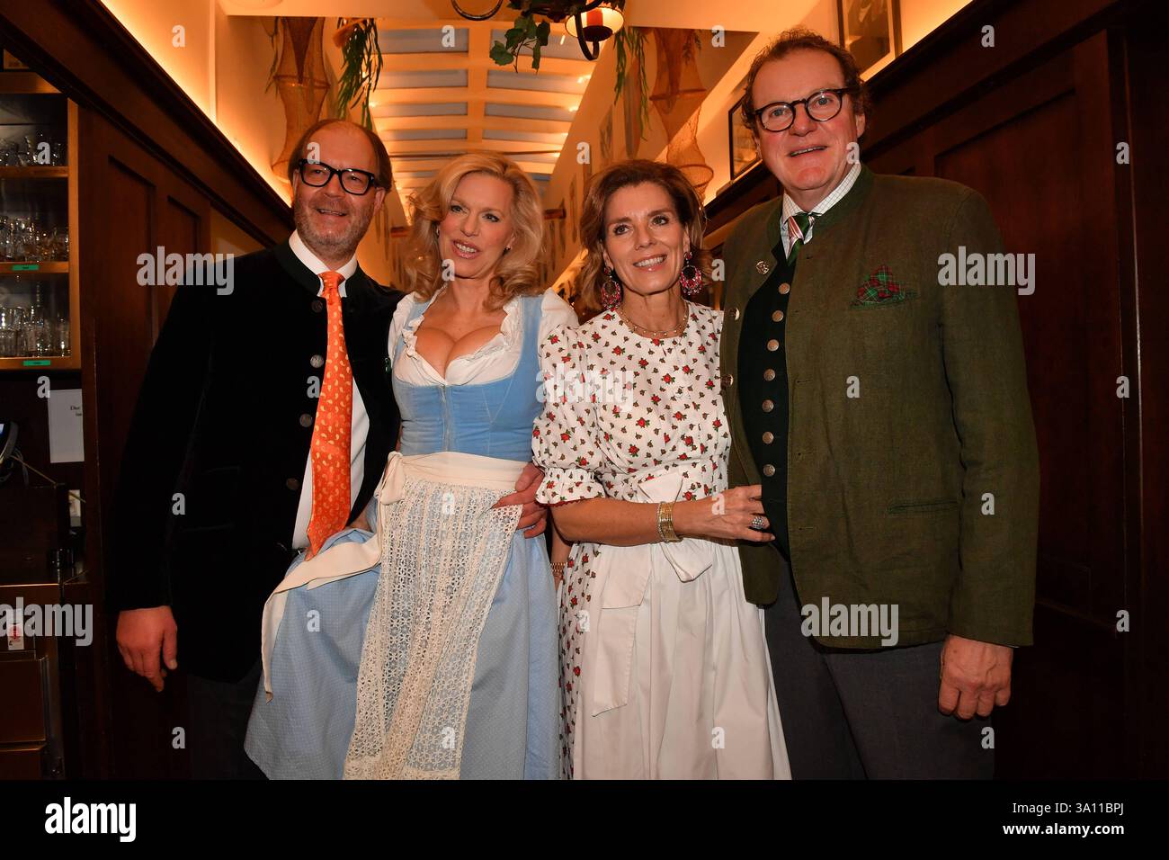 Max Dietl mit Ehefrau und Franz Georg Strauß mit Ehefrau ...