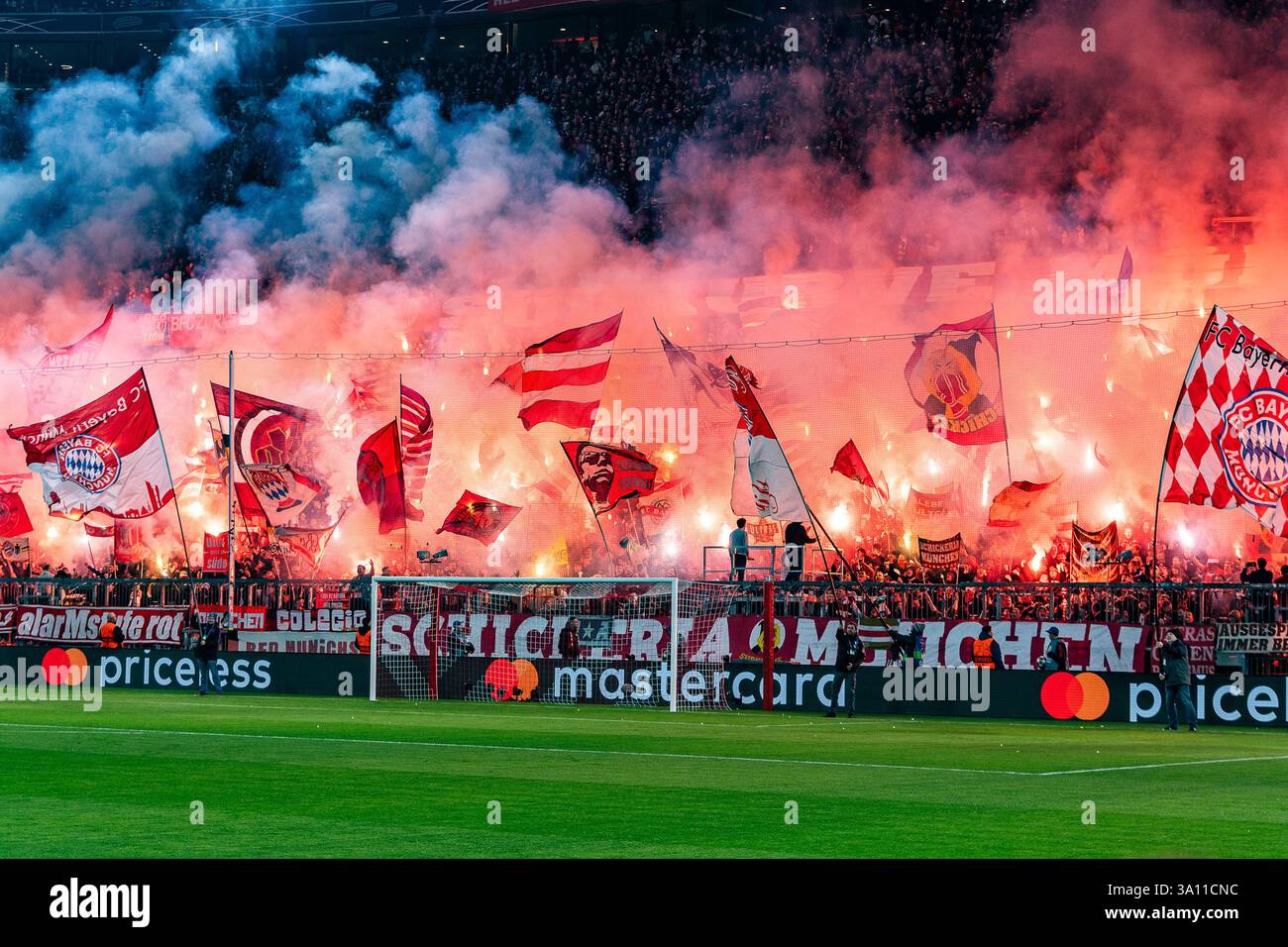 05.03.2025, FC Bayern München vs. Bayer Leverkusen, UEFA Champions ...