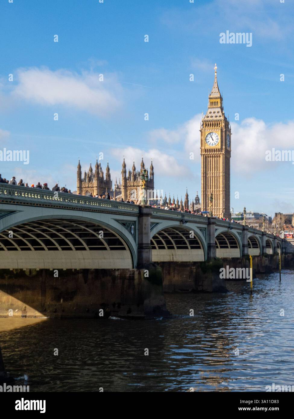 Line big ben tower hi-res stock photography and images - Alamy