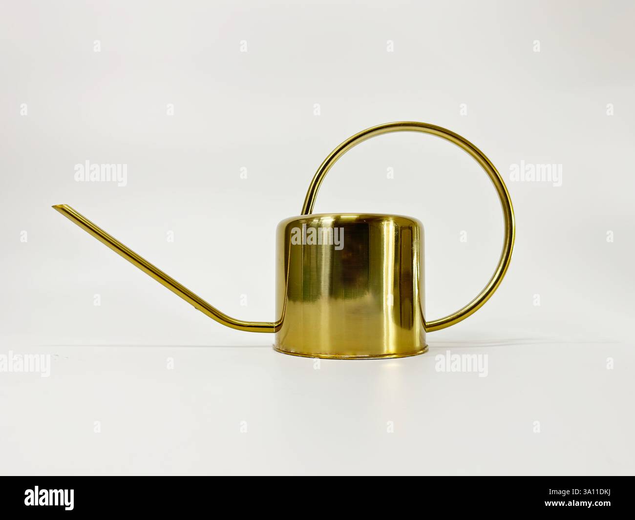 Golden bailer hi-res stock photography and images - Alamy