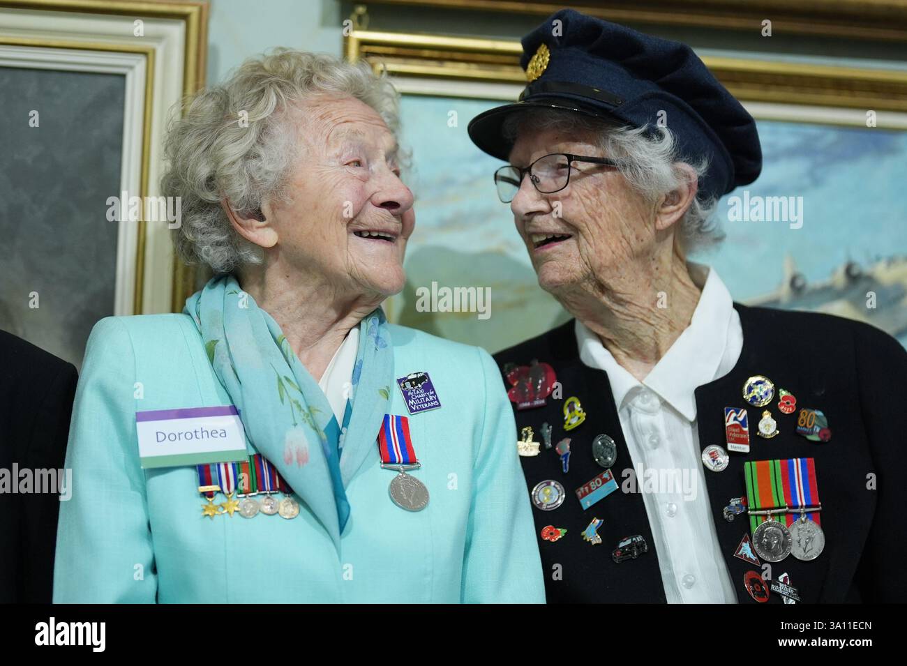 (left to right) WWII veterans Dorothea Barron and 102-year-old Robbie ...