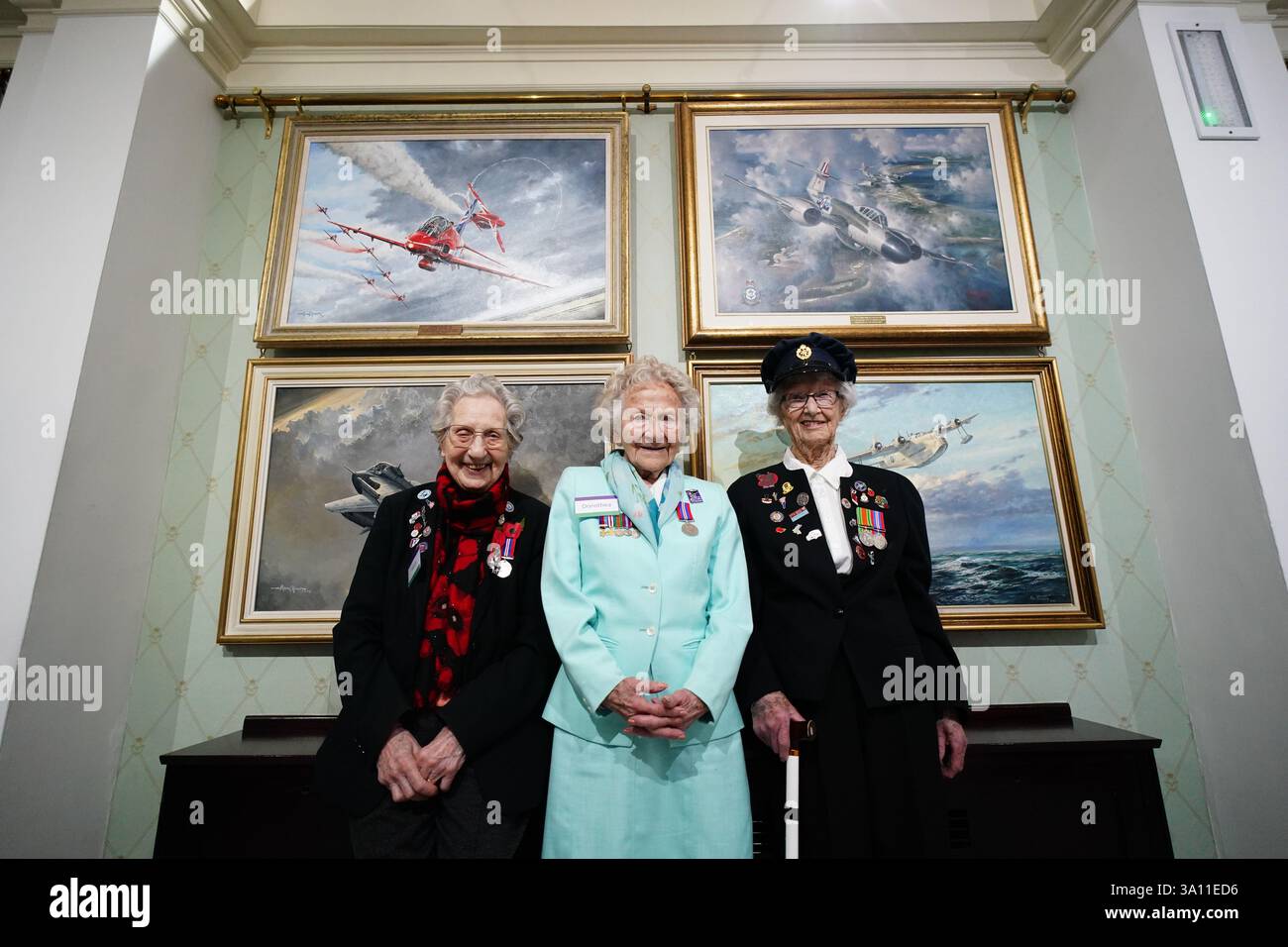 (left to right) WWII veterans Marie Scott, Dorothea Barron and 102-year ...