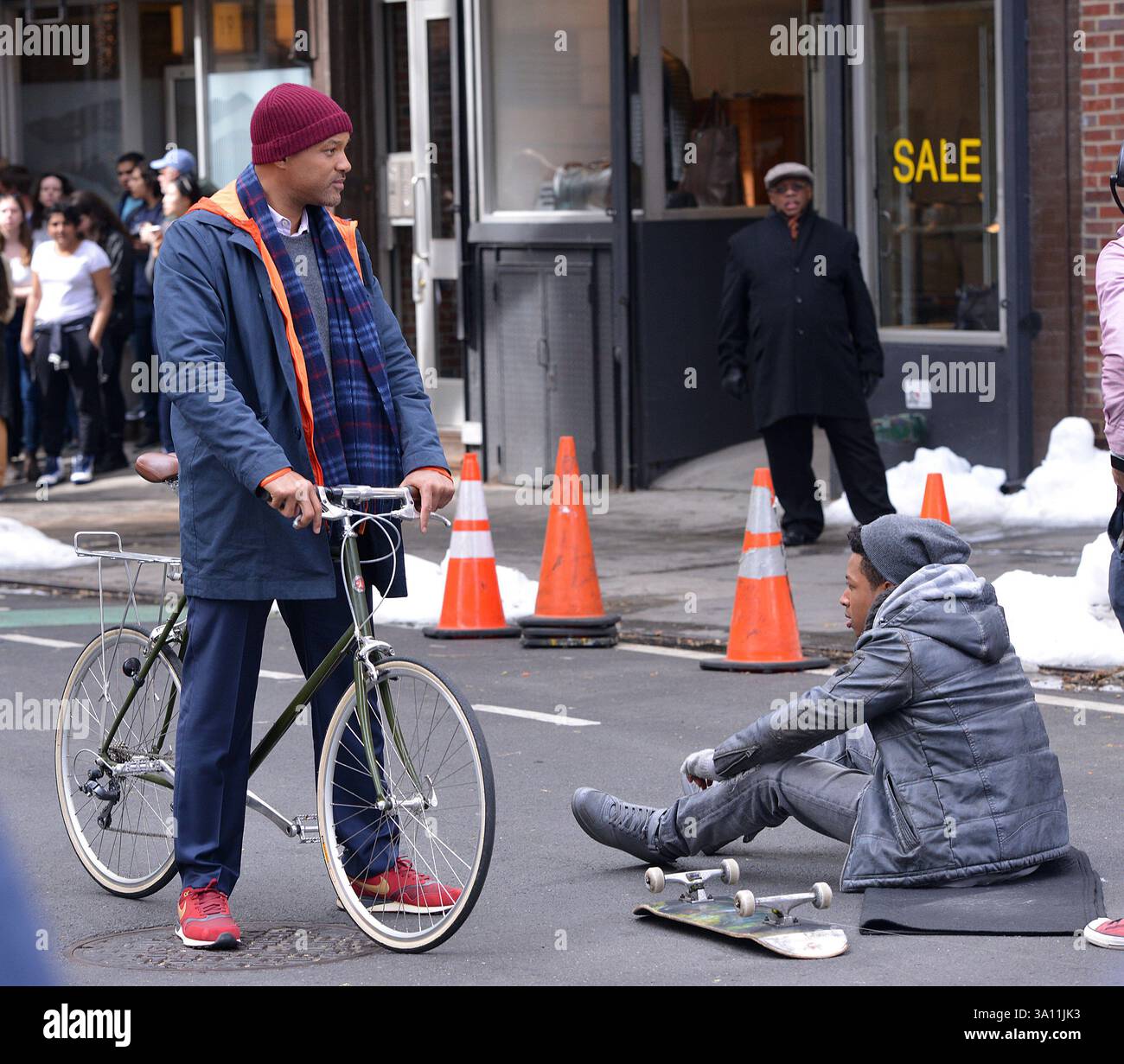 Jacob Latimore (R) and Will Smith filming the movie 'Collateral Beauty ...